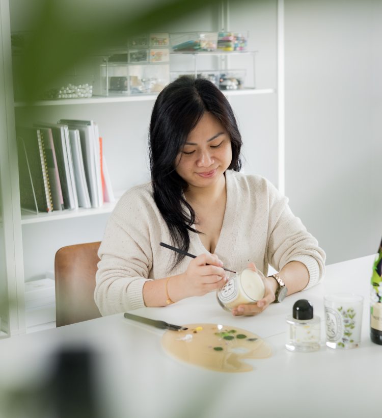 About Flo - Perth Calligrapher, Engraver, Bottle Painter | Floryntina